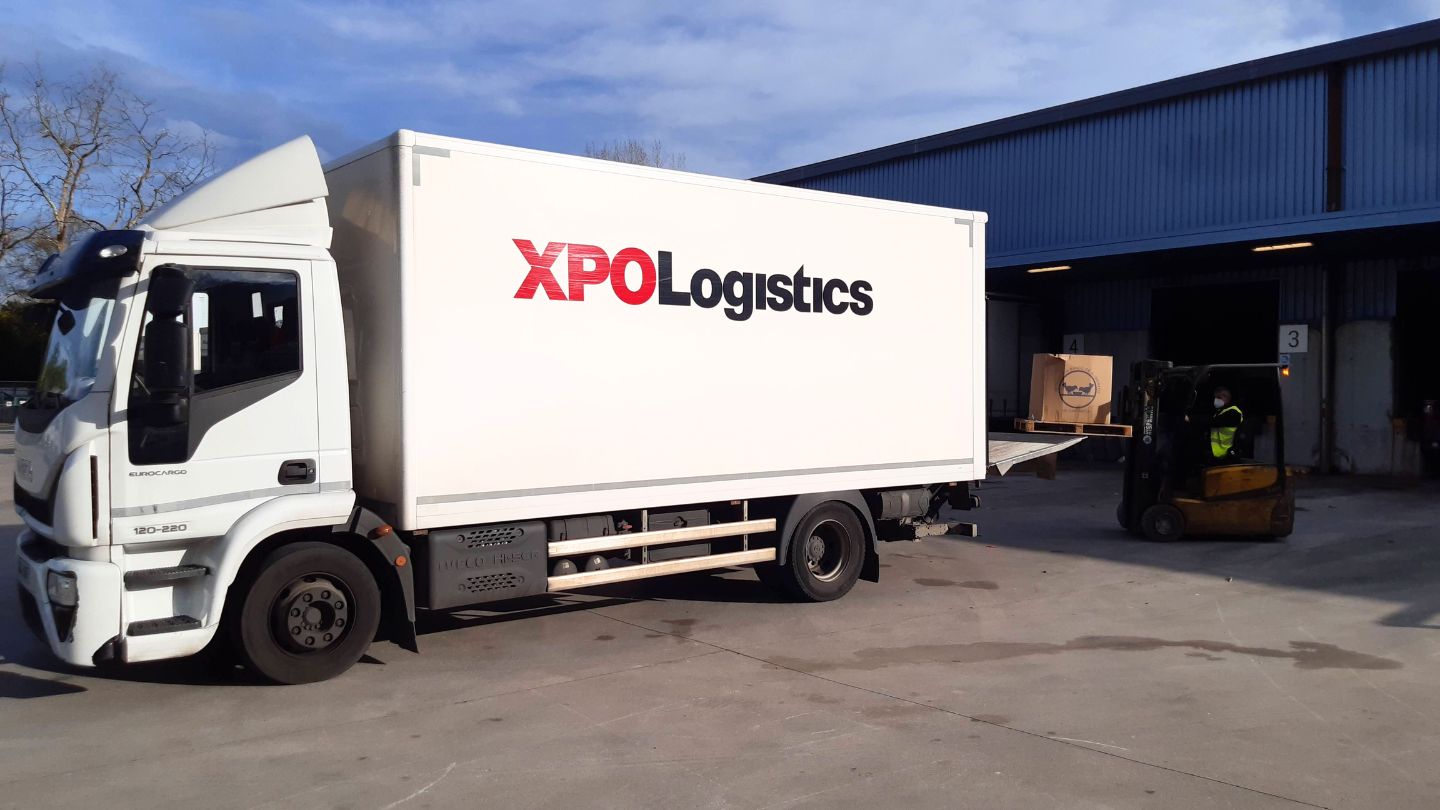 XPO Logistics collects more than a tonne of food for the Spanish ...